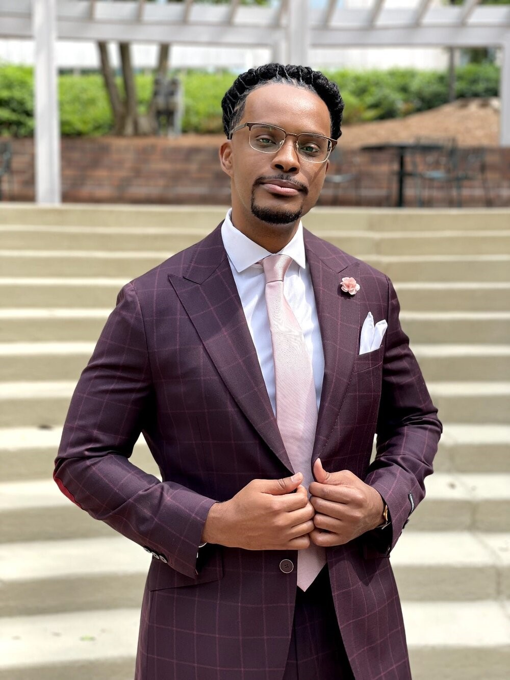 Alum Saves Lives of Passengers Stuck in Overheated Plane – Campus Insider