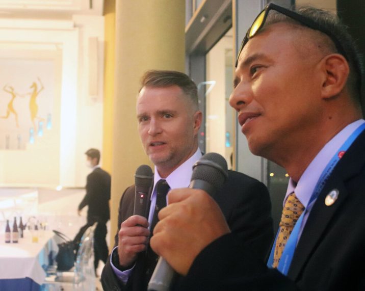 Schoenbaum Launches Textbook in Japan – Campus Insider